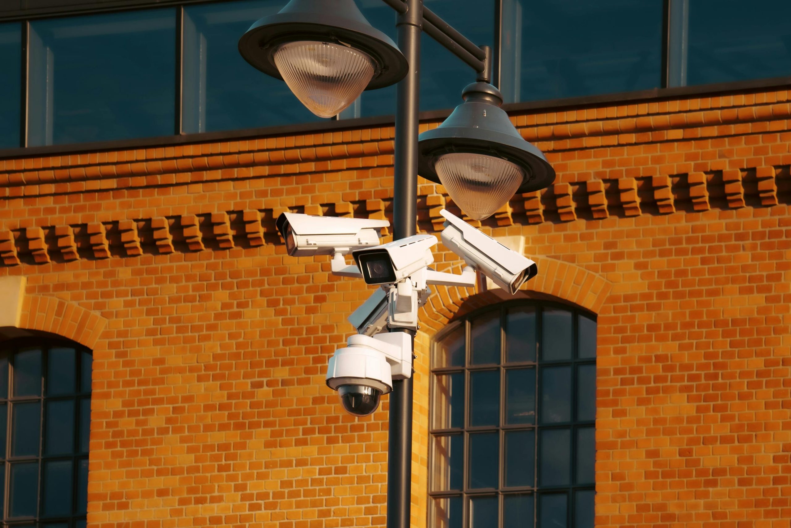 Tous sous surveillance ? - L'Onde Porteuse